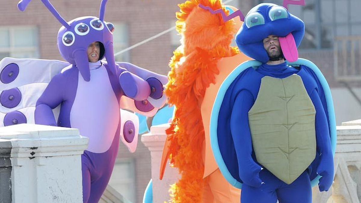 Ketika Maroon 5 Ramai-Ramai Kenakan Kostum Pokemon - Entertainment ...