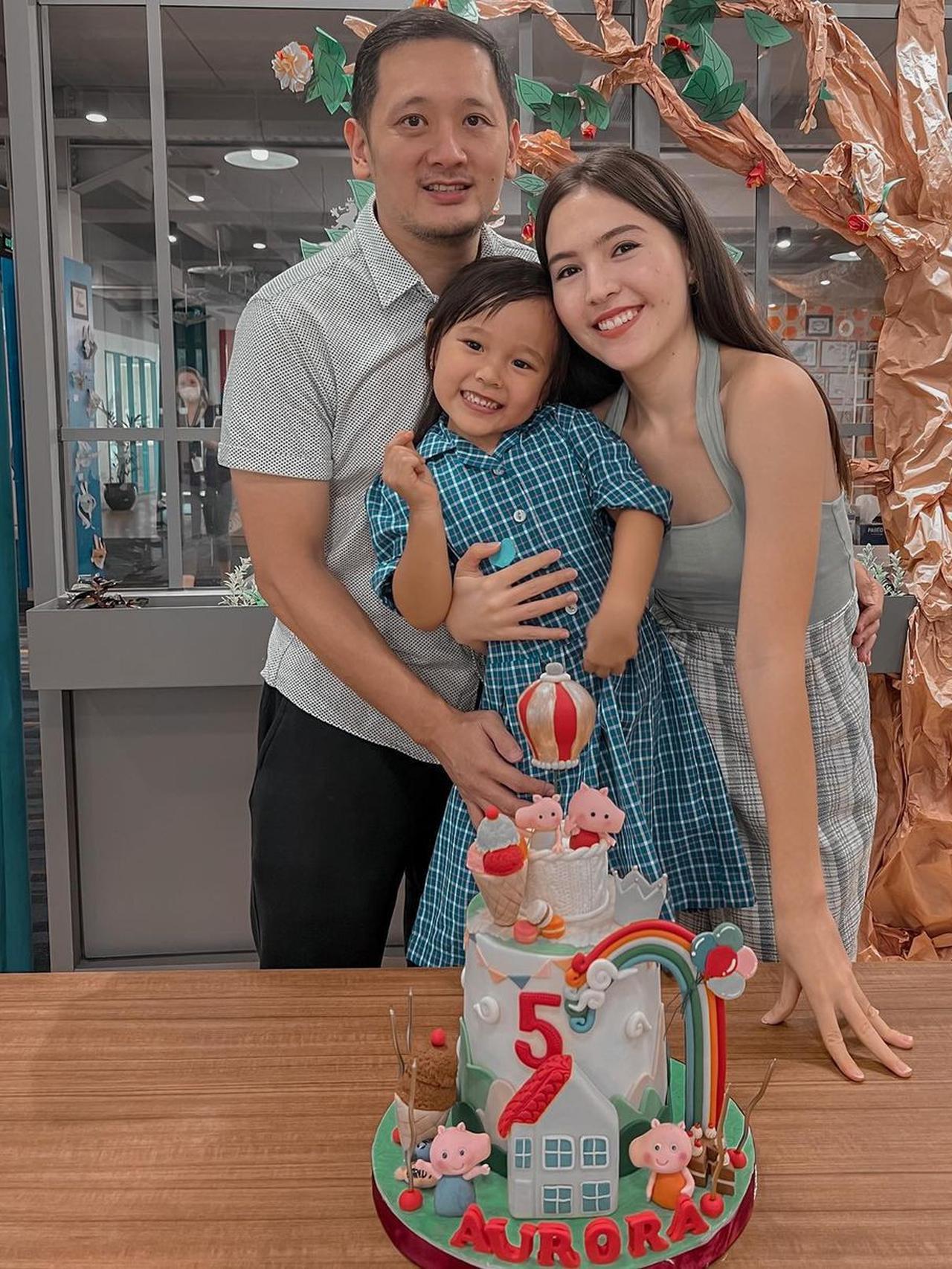 9 Tahun Menikah, Ini 7 Potret Bahagia Olivia Jensen Bersama Keluarga