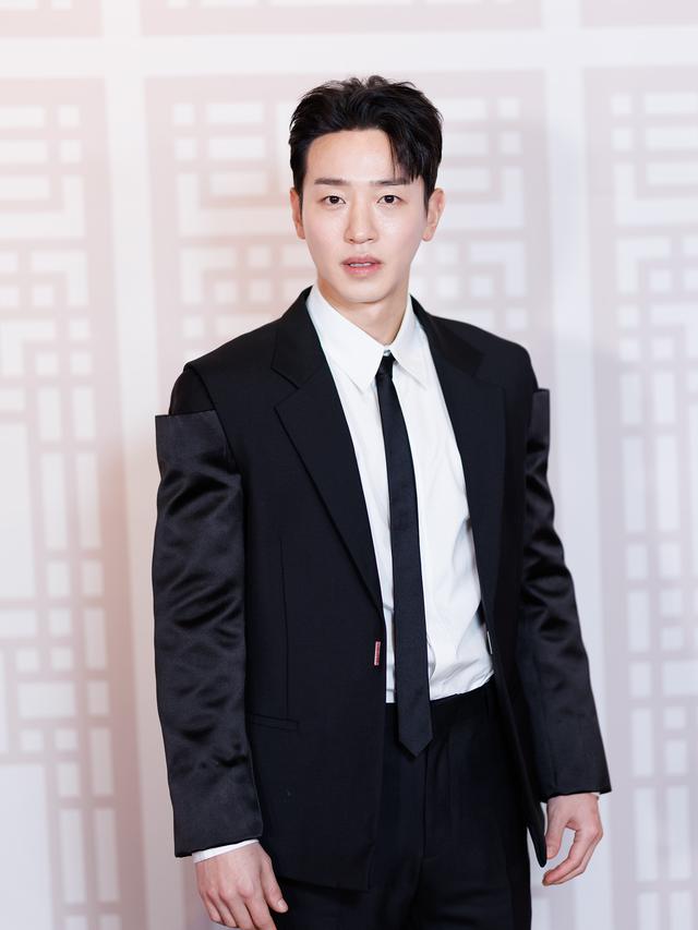 Mengenal 5 bintang Utama Our Blooming Youth, Berlatar Sejarah untuk ...