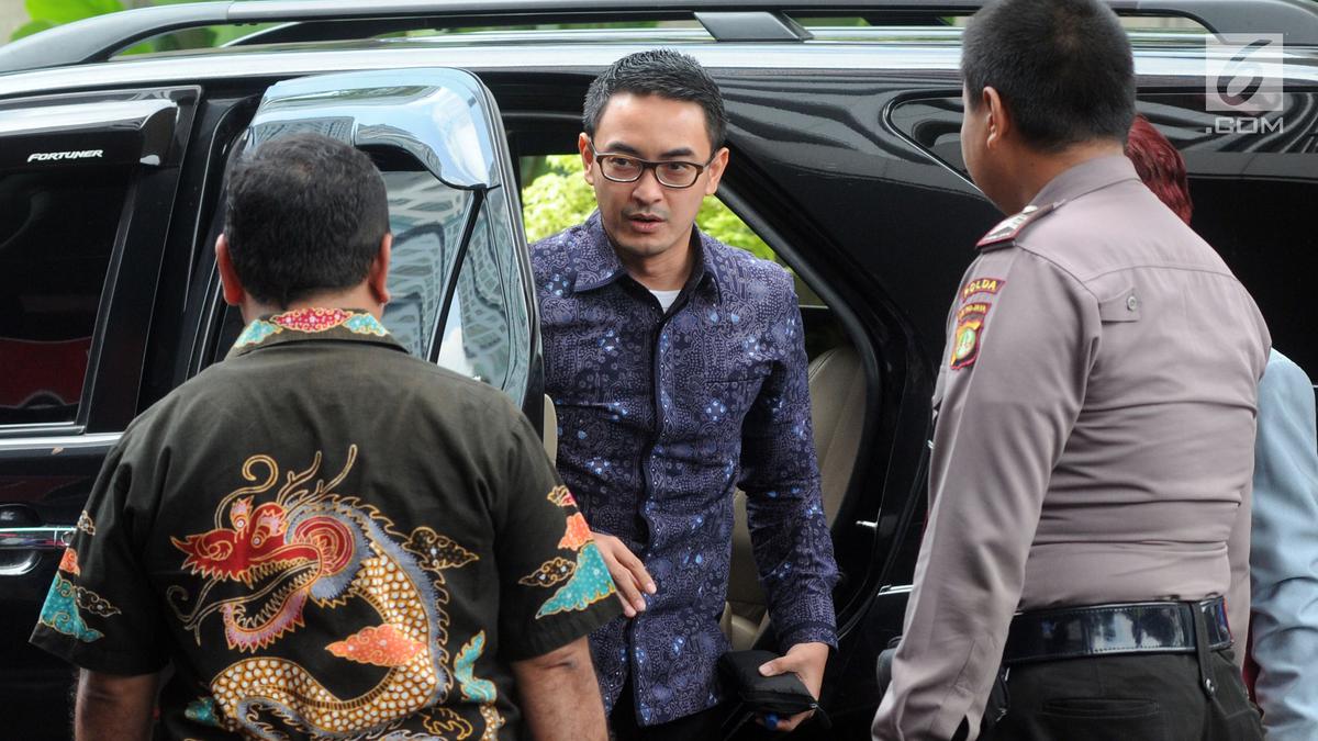 FOTO: Sempat Mangkir, Zumi Zola Akhirnya Merapat ke KPK - Foto Liputan6.com