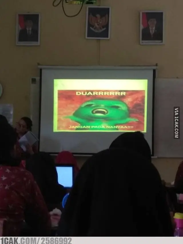 6 Gambar Nyeleneh Slide Presentasi Kuliah Saat Sesi Tanya Jawab Ini Kocak