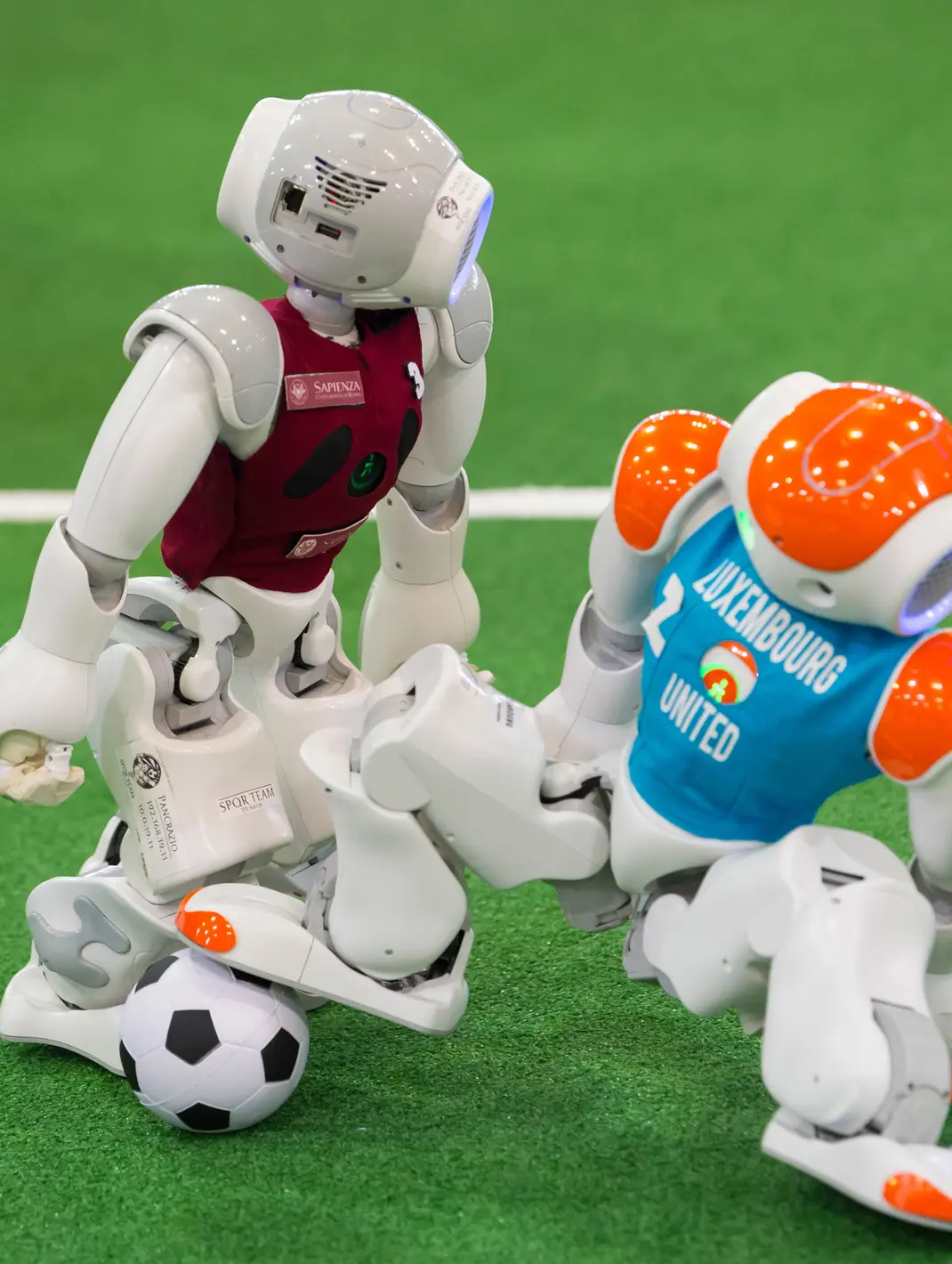 Saat Para Robot Bertanding Sepak Bola - Foto Liputan6.com