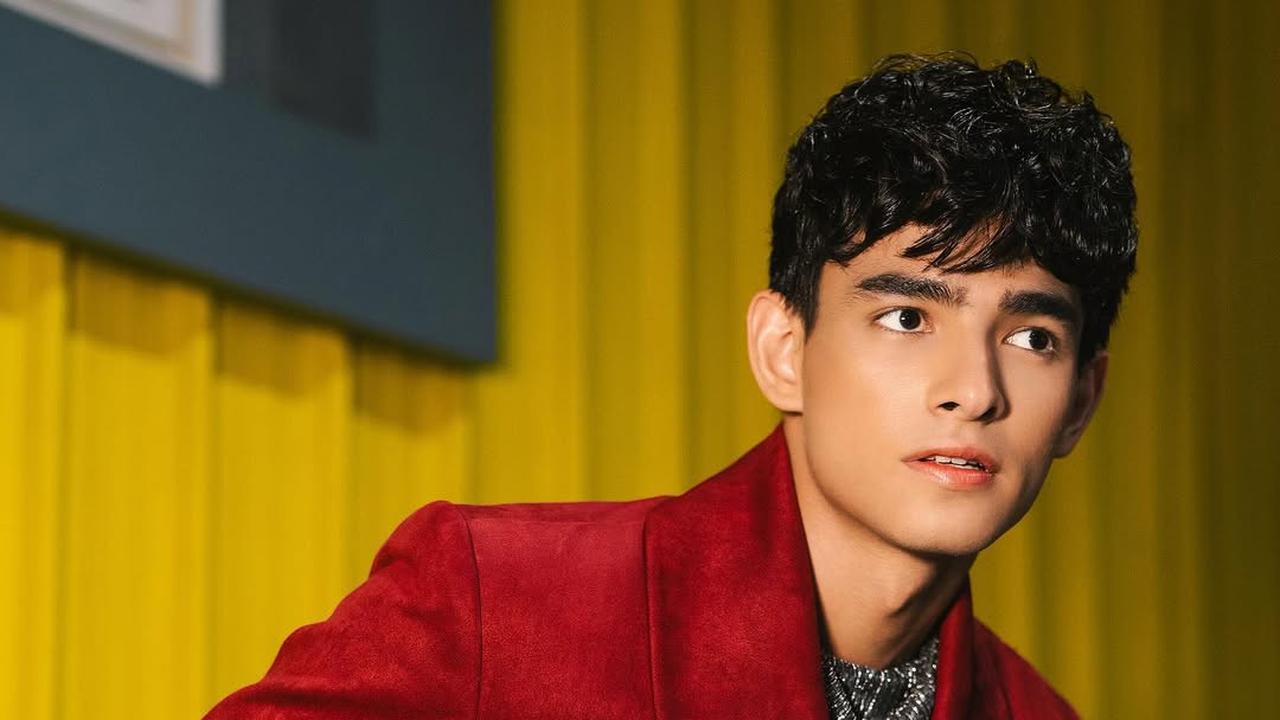 Harry Vaughan Bawa 6 Pasang Sepatu Hingga Matras Yoga ke Lokasi Syuting ...
