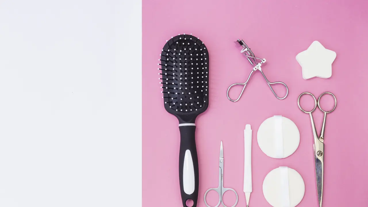 Mengenal Jenis Sisir Rambut dan Kegunaannya - Beauty Fimela.com