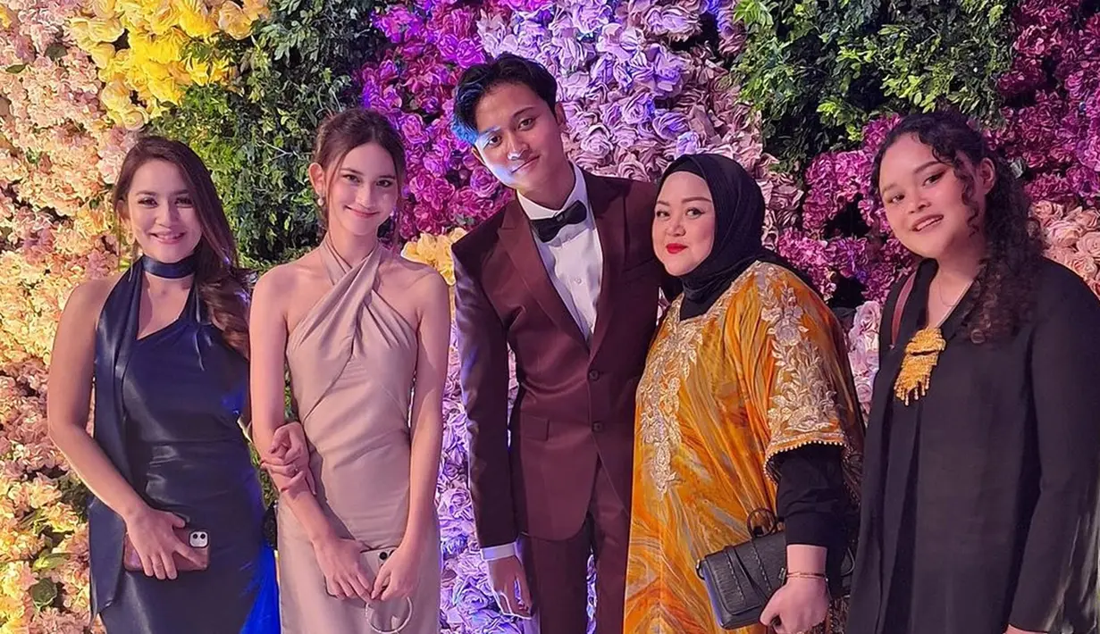 Potret Harleyava Princy dan Ibunda di Pernikahan Mahalini, Bak Kakak Adik - Foto Liputan6.com