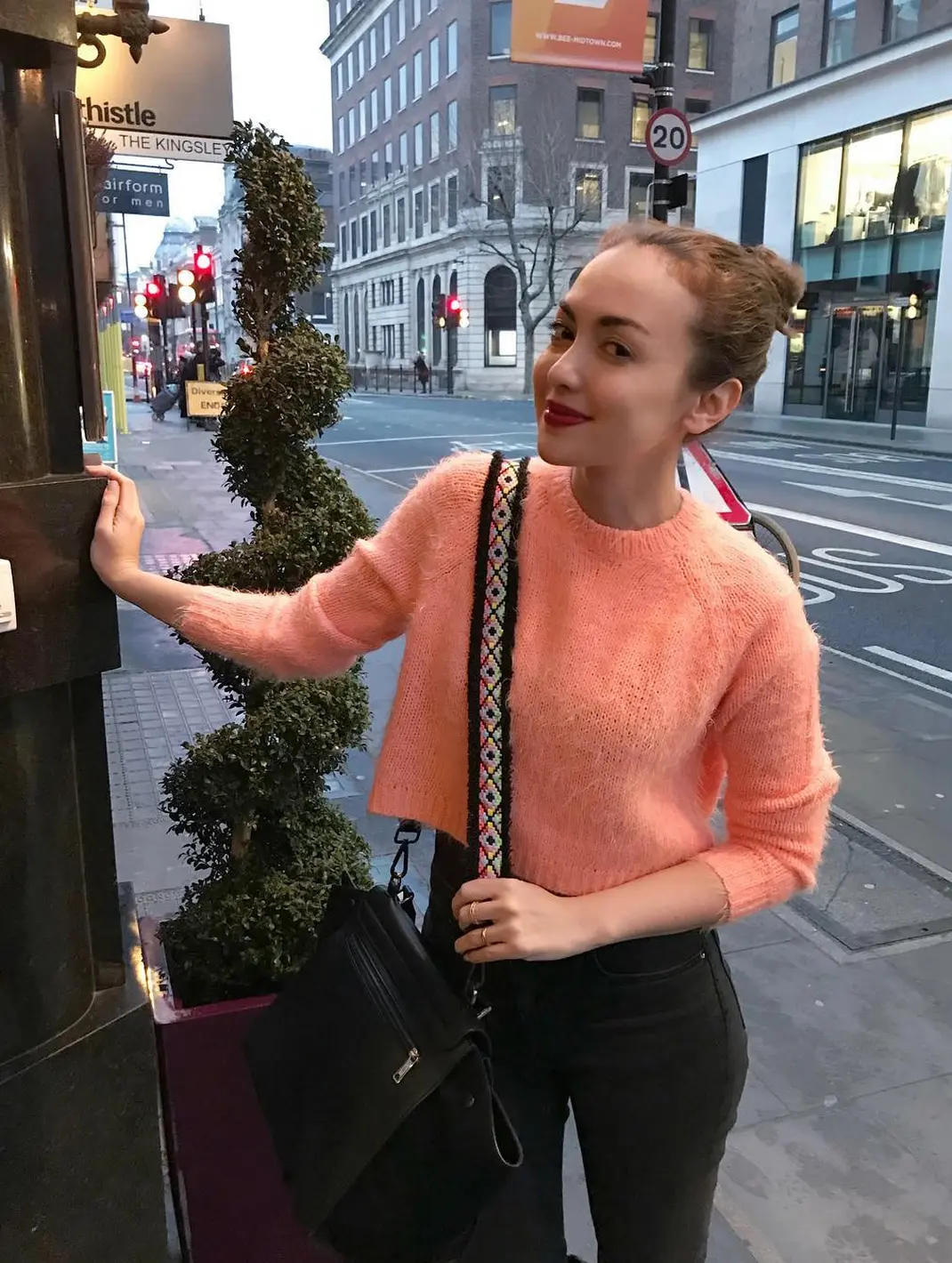 Simple, Ini Tampilan Rianty Cartwright Sehari-Hari - Photo Fimela.com