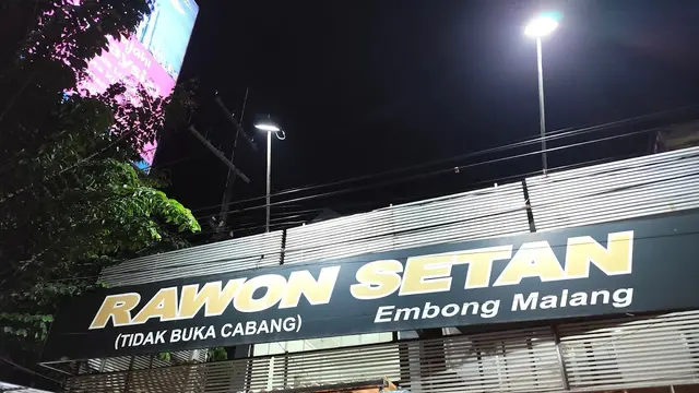 15 Rekomendasi Tempat Makan Enak di Dekat Stasiun Gubeng Baru Surabaya 2025, Strategis & Mudah ...