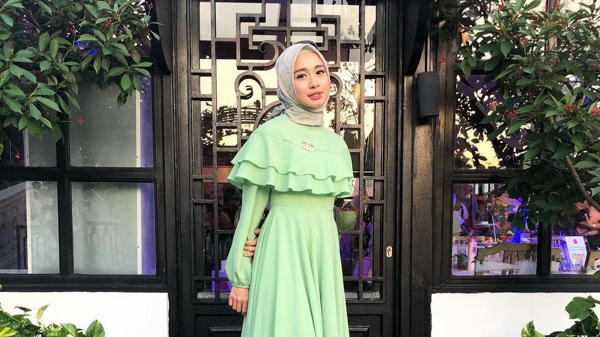 Gaya Berhijab Ala Laudya Cynthia Bella yang Anggun - Islami Liputan6.com