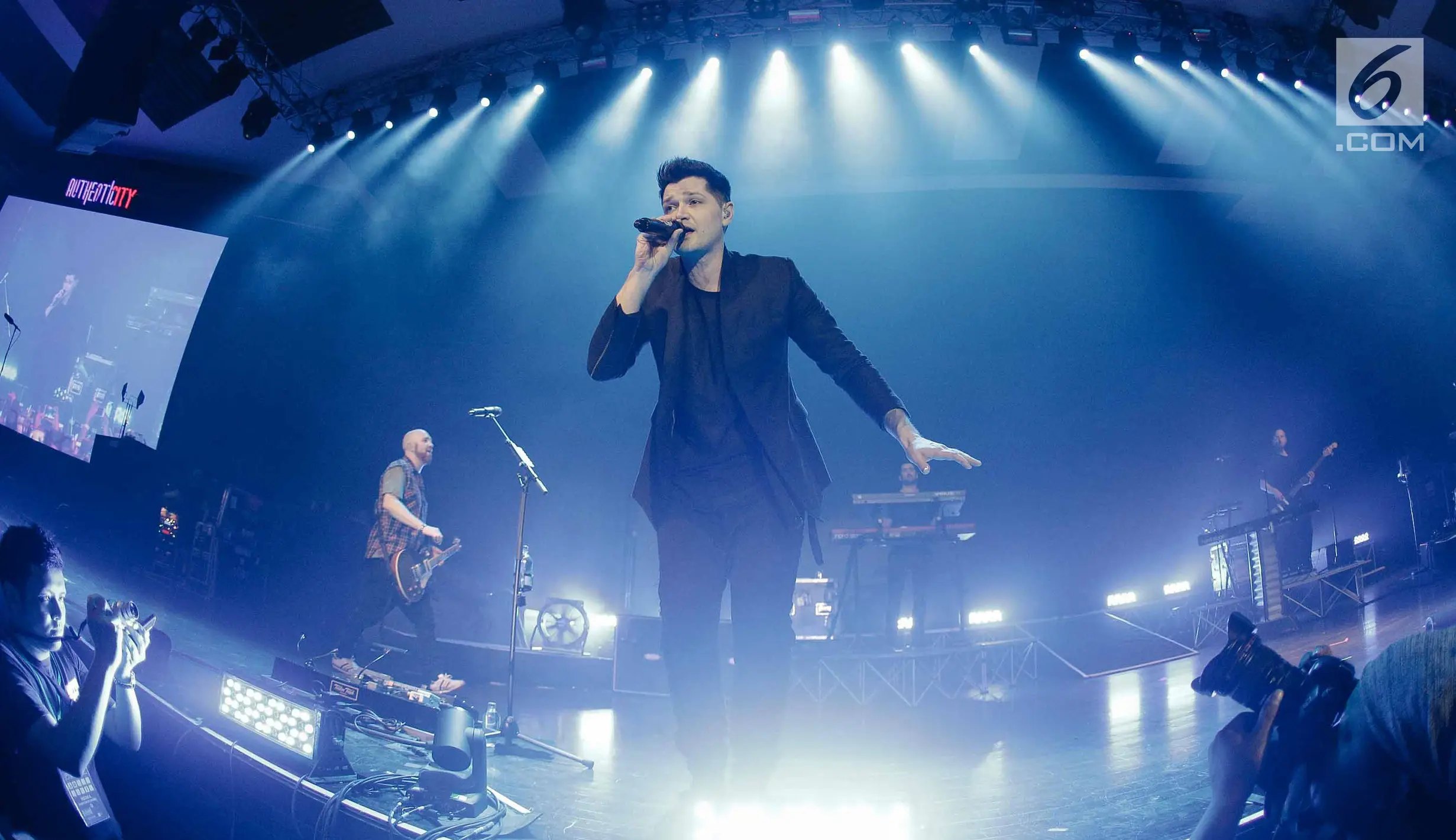 FOTO: Aksi Panggung The Script Hipnotis Ribuan Fans di Jakarta - Foto ...