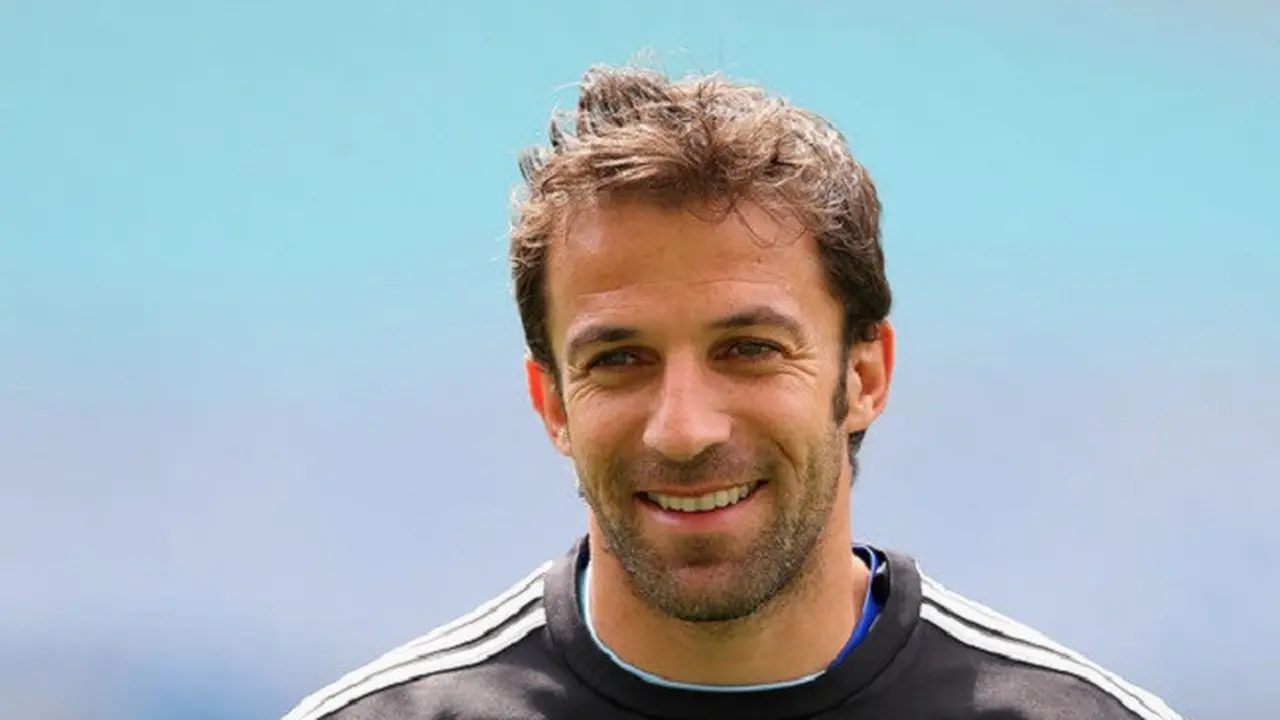 Legenda Timnas Italia Termasuk Del Piero dan Christian Vieri OTW Jadi ...
