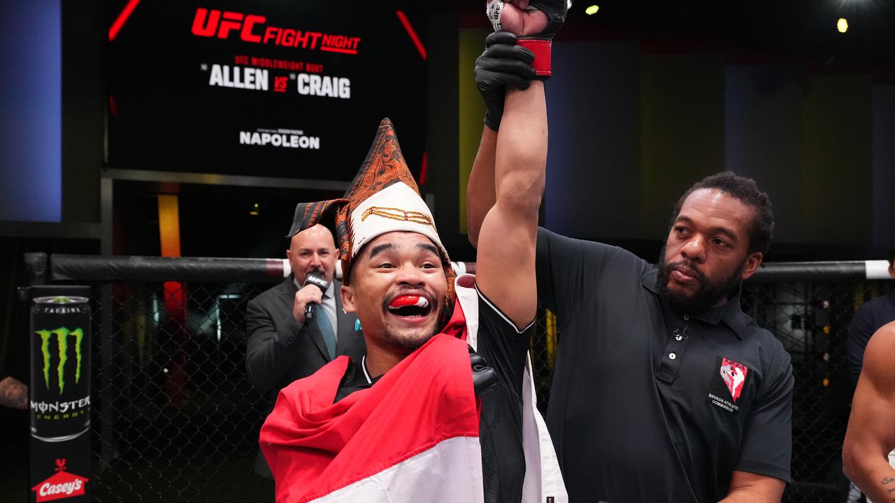 Menang di Debut UFC, Jeka Saragih Jadi Petarung MMA Indonesia dengan ...