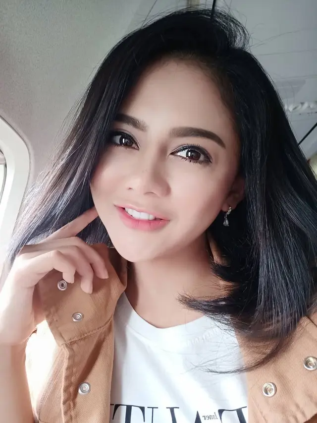 6 Potret Jenita Janet Tanpa Wig, Bukti Cantiknya Natural - Hot Liputan6.com