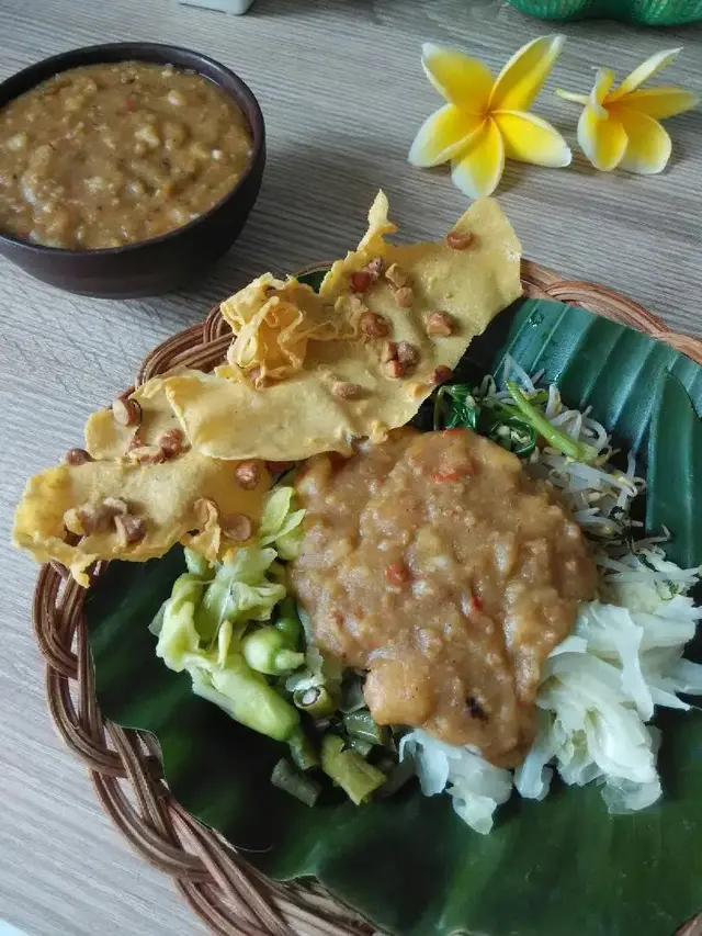 3 Resep Praktis Olahan Daun Semanggi yang Enak Meski Belum Banyak ...