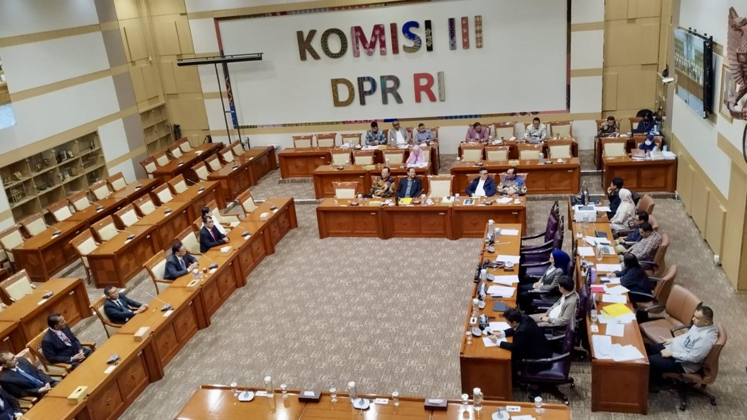 Daftar 7 Calon Komisioner KY yang Disetujui Komisi III DPR RI