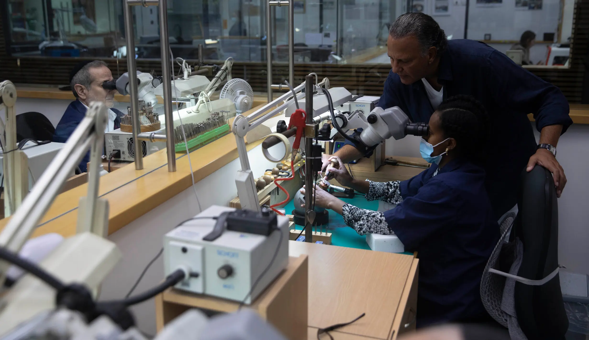 FOTO: Penampakan Masker Virus Corona Termahal di Dunia - Foto Liputan6.com