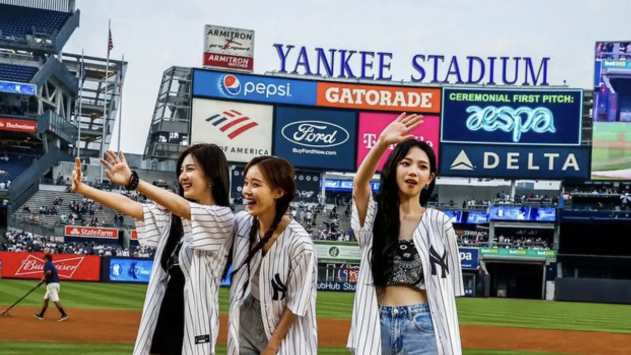 6 Potret Aespa, Tampil dengan Jersey Baseball di Laga New York Yankees - Fashion Fimela.com