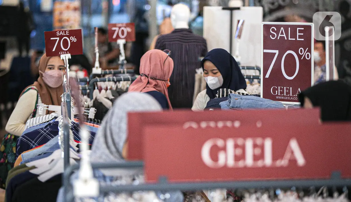 Diskon Natal dan Akhir Tahun di Pusat Perbelanjaan - Foto Liputan6.com