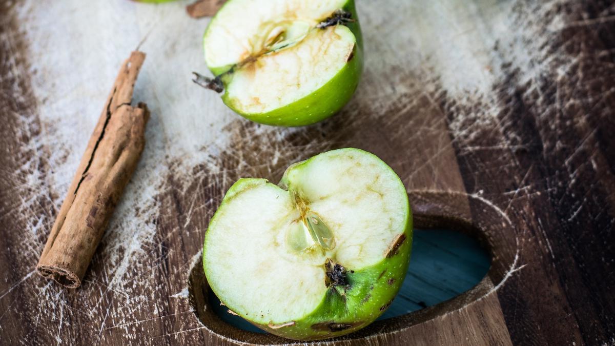 Tips agar Apel Tidak Berubah Warna Setelah Dipotong