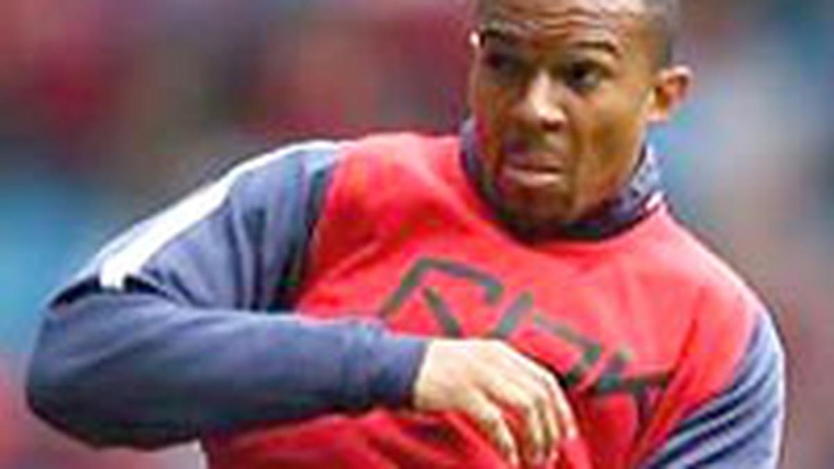 Gabbidon Minta Tevez Bertahan - Bola Liputan6.com