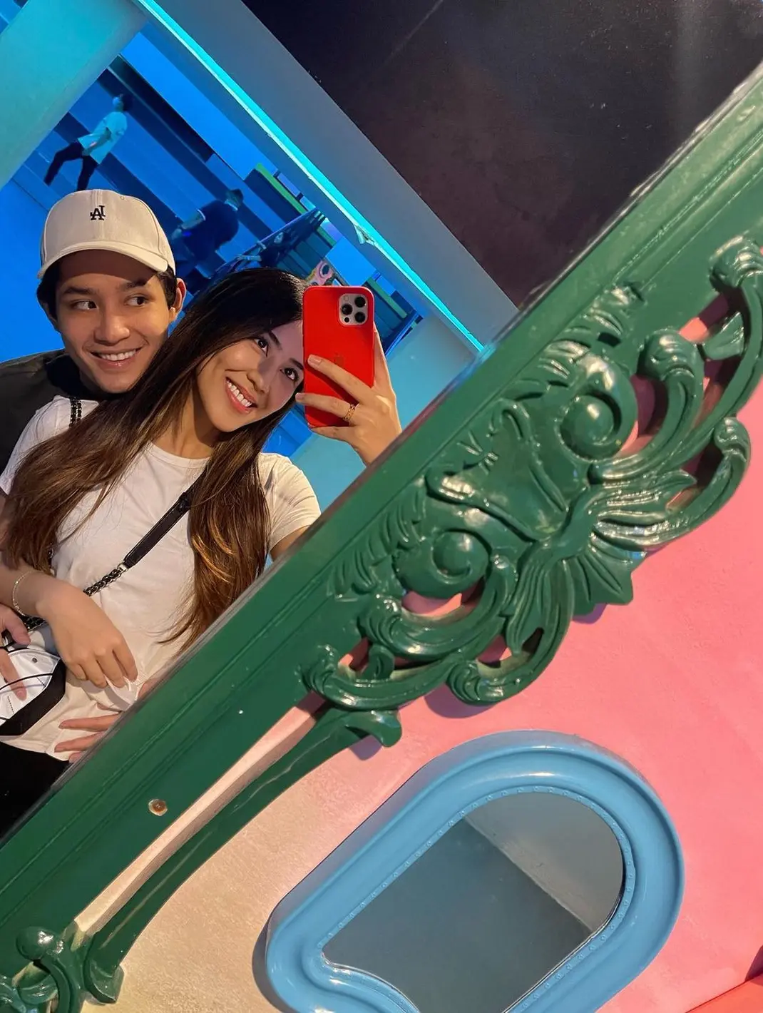 Genap 24 Tahun, Potret Kemesraan Teuku Rasya dengan Cleantha Islan - Photo Fimela.com