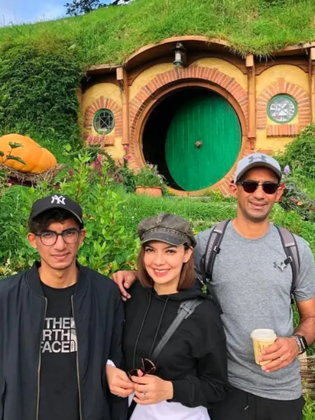 Jarang Tersorot Publik, Ini Potret Najwa Shihab Bersama Sang Suami dan Anak - Citizen6 Liputan6.com