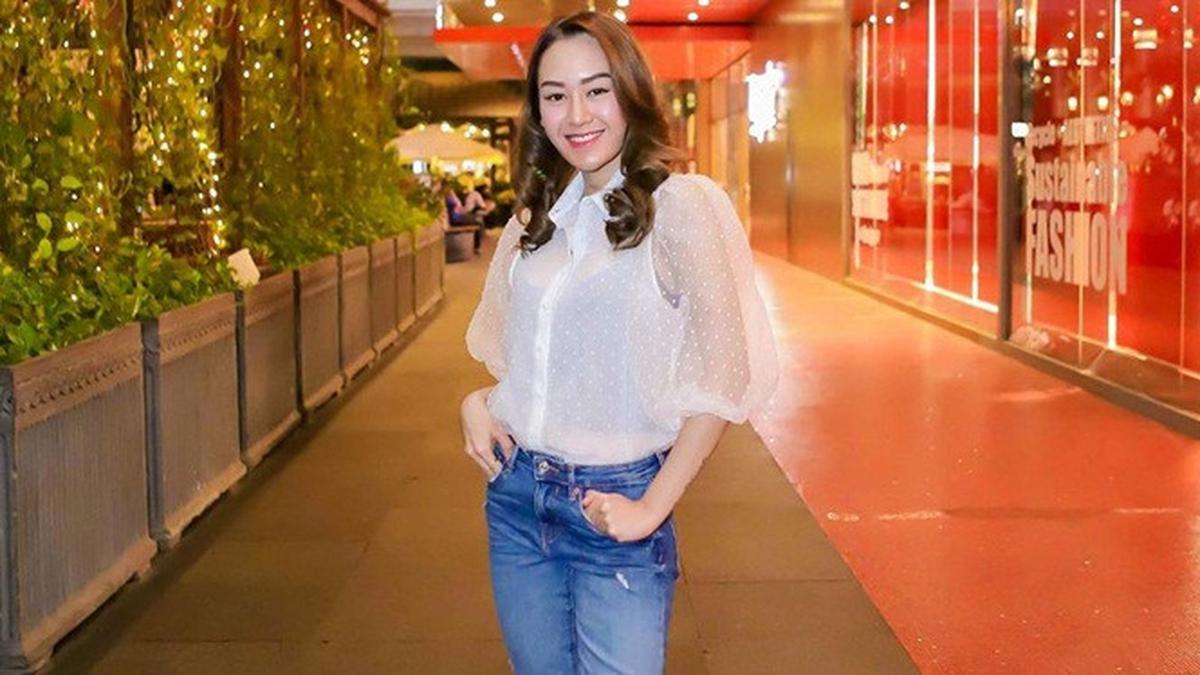 7 Gaya Kasual Rizuka Amor, DJ Cantik Pemeran Renata di Samudra Cinta