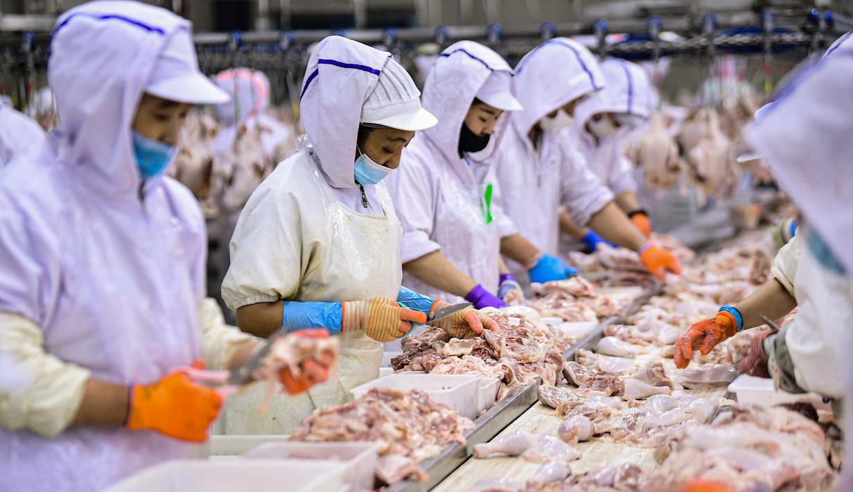 FOTO: Intip Aktivitas Pabrik Daging dan Unggas di China - Foto Liputan6.com