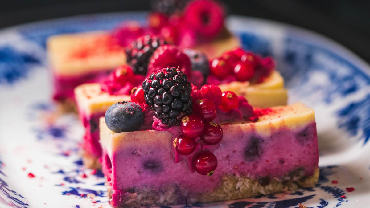 4 Resep Membuat Kue Praktis Berbahan Dasar Taro yang Enak - Lifestyle ...