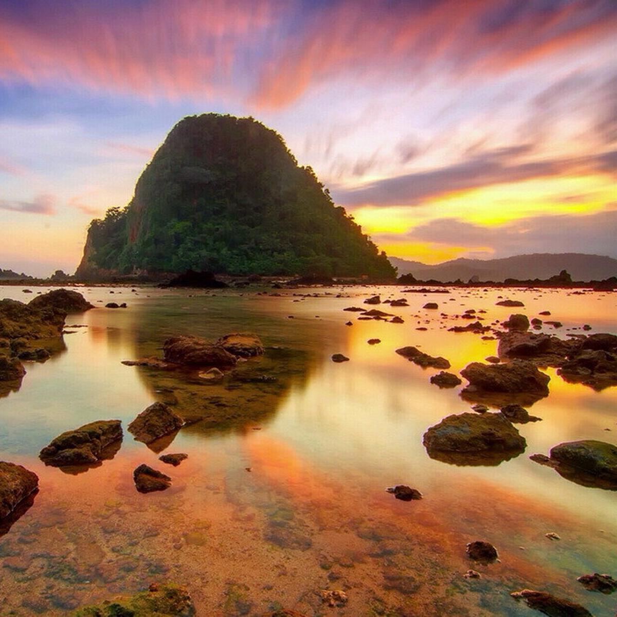 asal usul nama gunung rapat - Amanda Watson