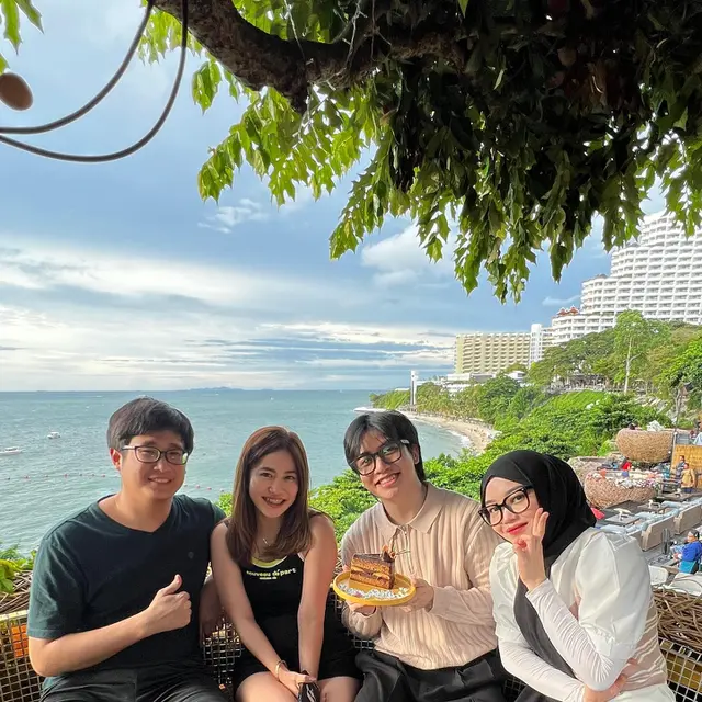 7 Potret Putri Delina Rayakan Ulang Tahun Ke-24 Jeffry Reksa di ...