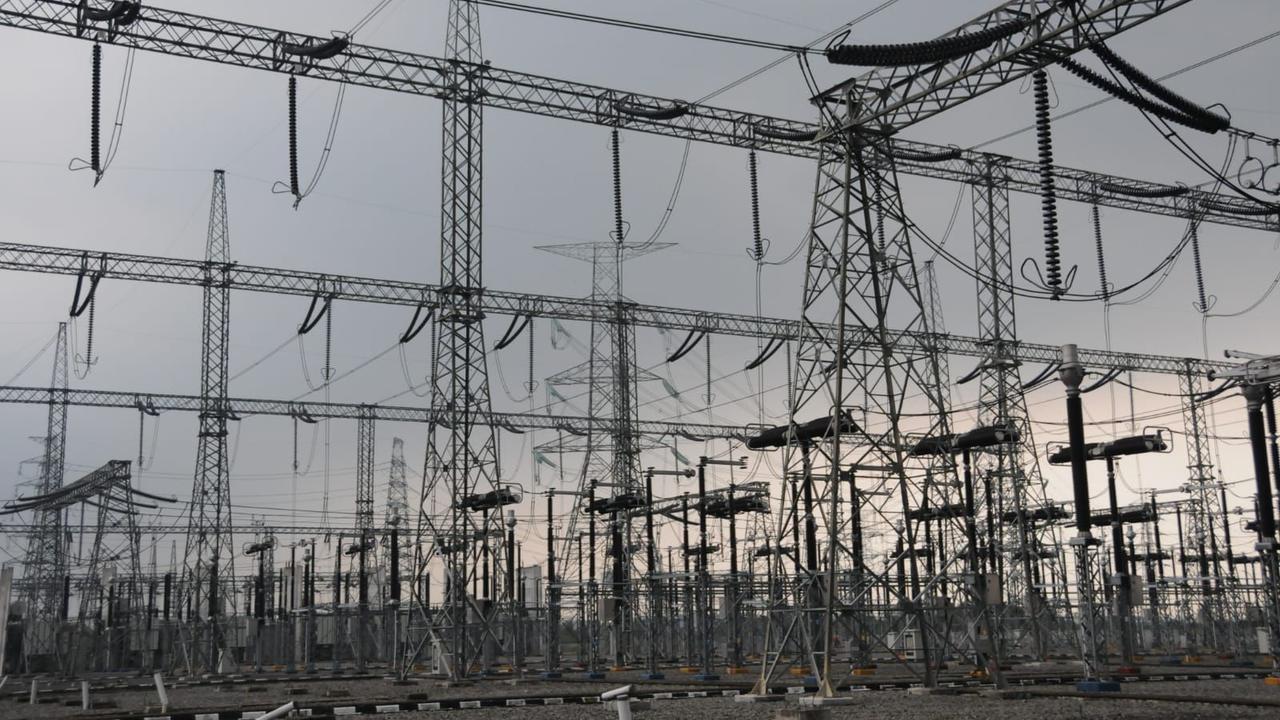PLN Rampung Bangun SUTET 500 kV Jalur Utara Jawa Senilai Rp 1,4 Triliun