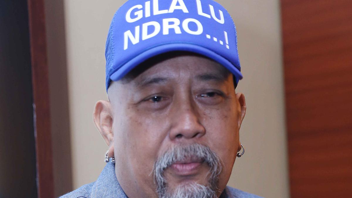 Cara Indro Wariskan Karakter Warkop Pada Tora, Vino, dan Abimana