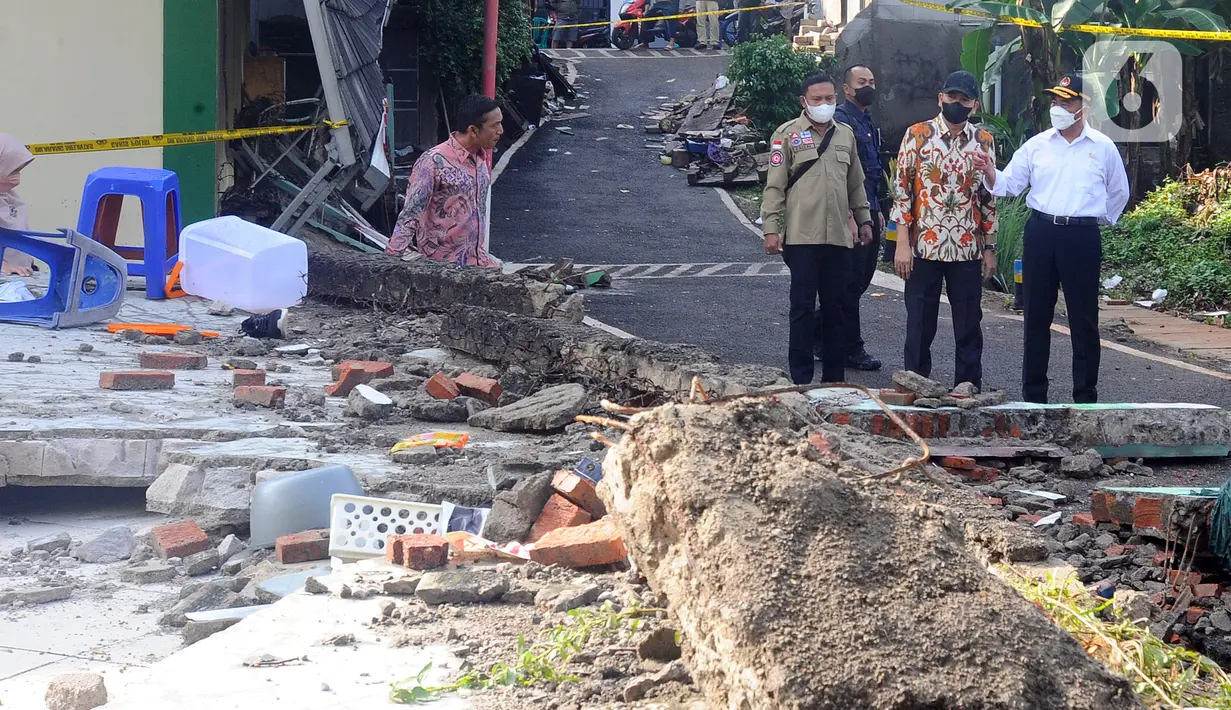 Menko PMK Muhadjir Effendy Tinjau Lokasi Tembok Roboh di MTSN 19 ...