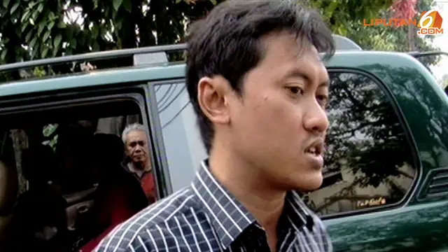 [VIDEO] Temui Rosnita, Arya Wiguna Bawa Cincin Berlian - ShowBiz ...