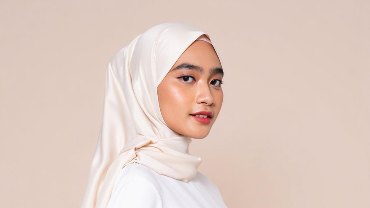 9 Model Gamis Satin Polos dengan Potongan A-line, Tampil Elegan dan ...