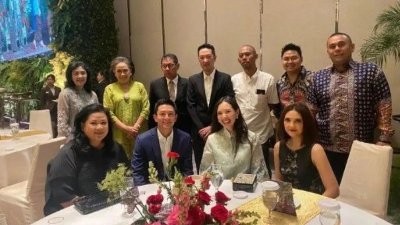 7 Potret Rio Haryanto dan Athina Papadimitriou Disebut Sudah Tunangan ...