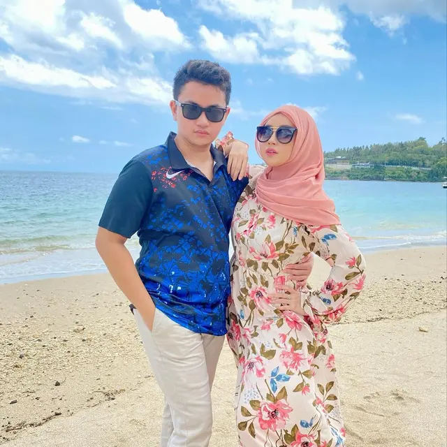 Sering Dikira Pacar, Ini 6 Potret Kebersamaan Nabilah Eks JKT48 dan Sang Adik - Hot Liputan6.com