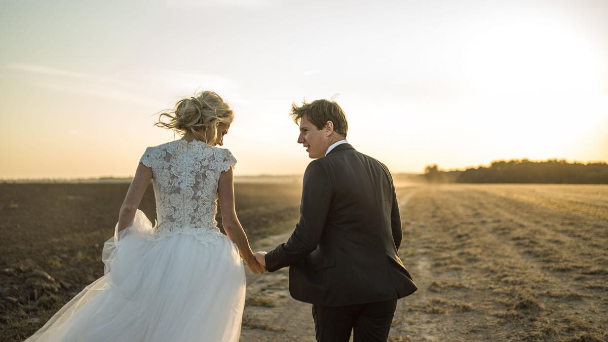 Berapa Biaya Pernikahan Adat di Indonesia?