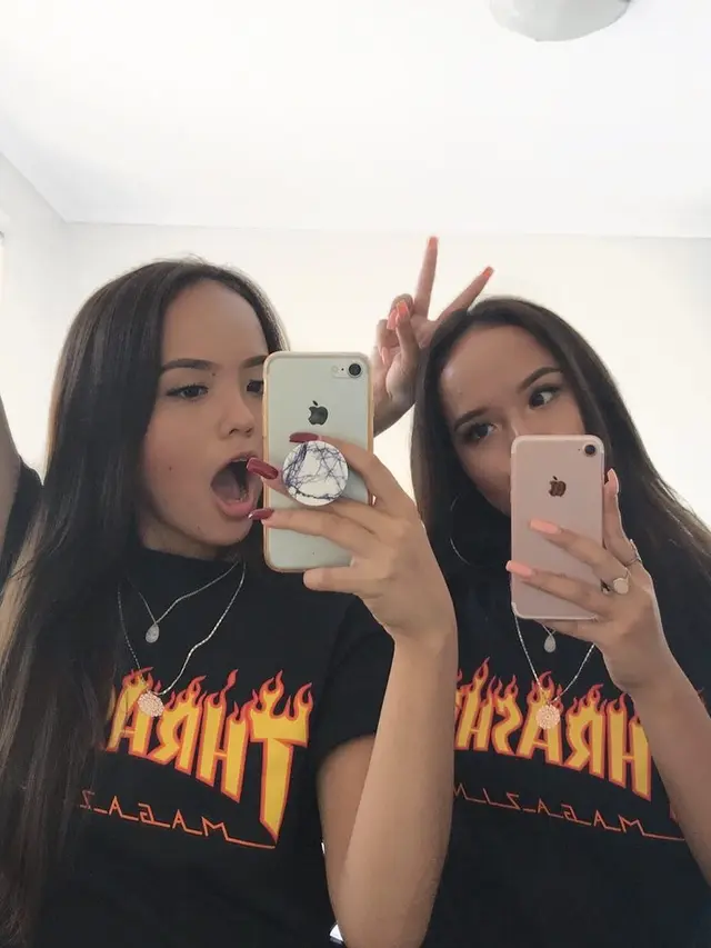 6 Potret Kompak The Connell Twins, YouTuber Kembar yang Curi Perhatian ...