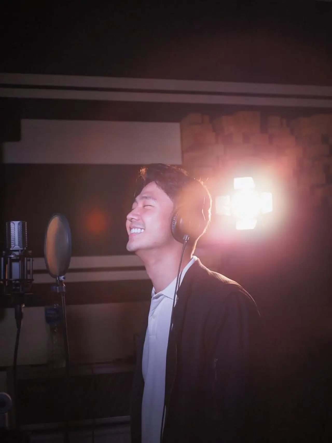 Penyanyi Han Chandra Persembahkan Single Baru untuk Bantu Anak-anak ...