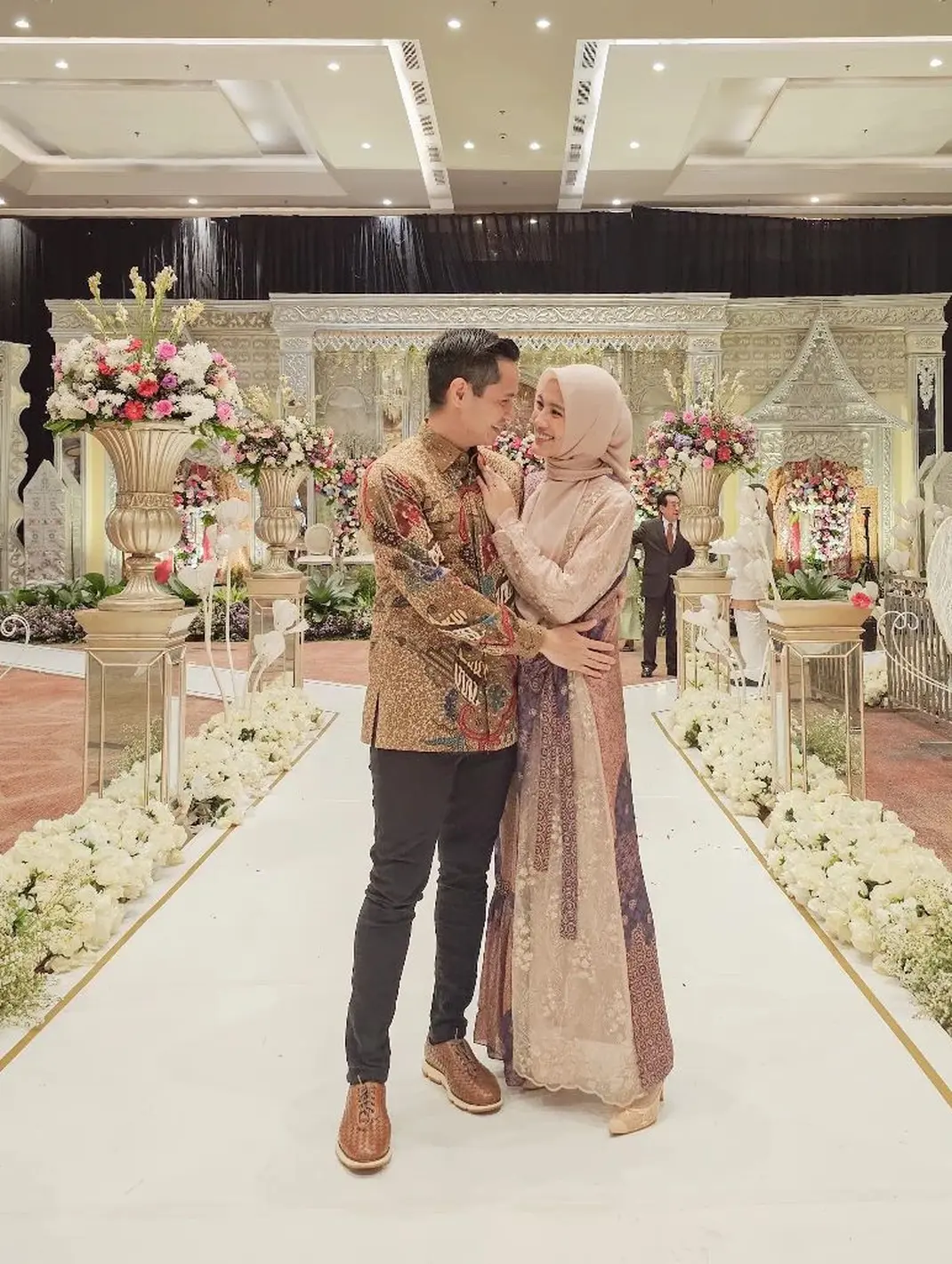 6 Gaya Kompak dan Serasi Alyssa Soebandono dan Dude Harlino, 9 Tahun ...