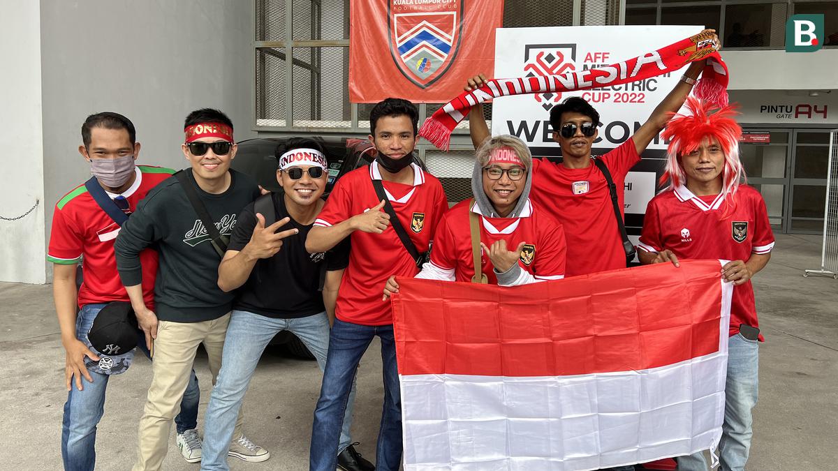 Foto: KLFA Stadium Memerah dengan Ribuan Suporter Timnas Indonesia ...