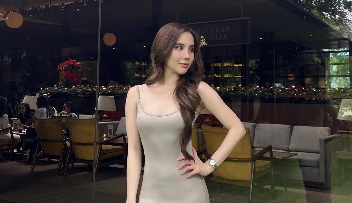 Tampil Langsing, Ini Potret Agatha Chelsea Pakai Dress yang Banjir Pujian