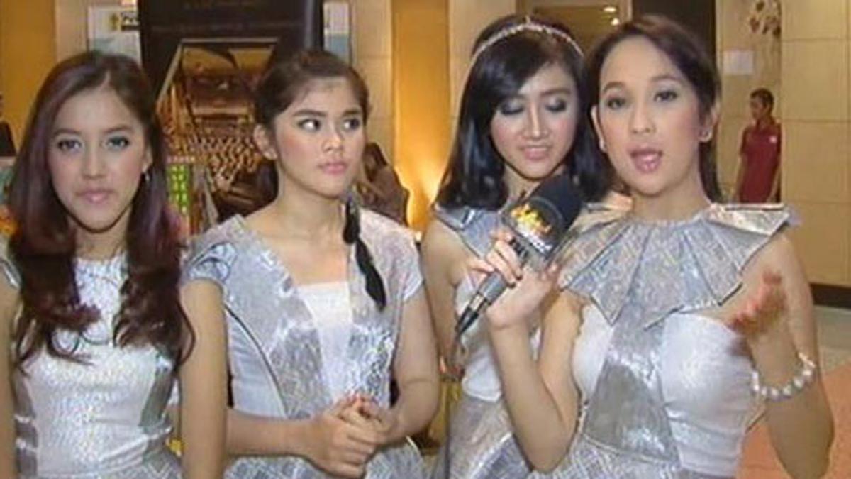 [VIDEO] Penampilan Personil Girl Band Blink di Purwacaraka - Video ...
