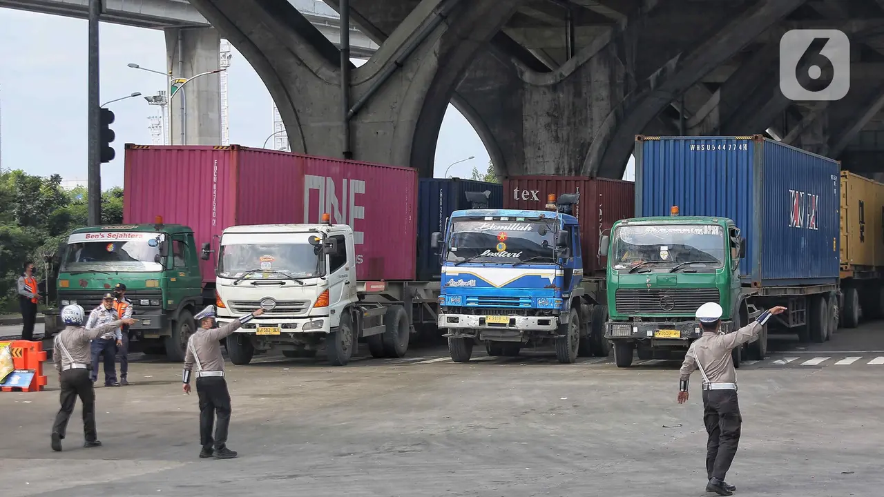 Kemacetan Horor di Pelabuhan Tanjung Priok, Pakar: Tanda Sistem Logistik Bermasalah - News ...