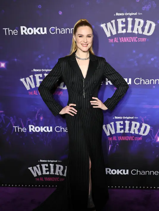 Gaya Evan Rachel Wood Pakai Blazer Hitam, Cantik dan Memesona - Foto ...