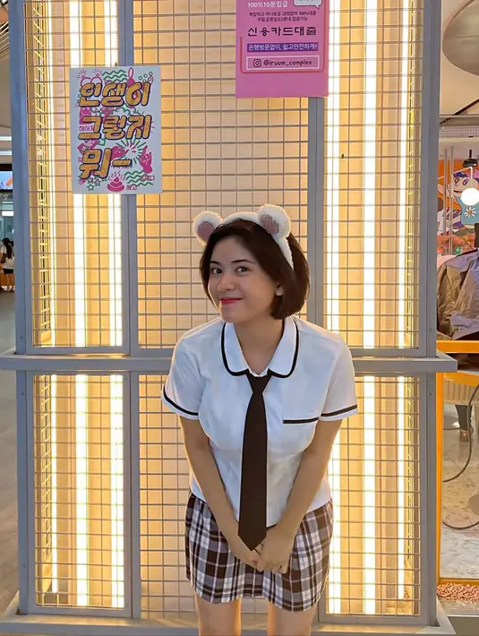 Potret Melati Sesilia Eks JKT48 Pakai Seragam Sekolah Ini Curi ...