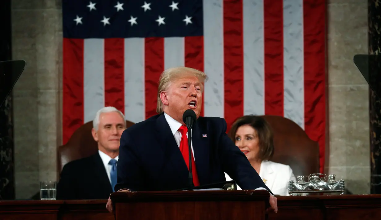 FOTO: Ketua DPR AS Robek Naskah Pidato Kenegaraan Donald Trump - Foto ...