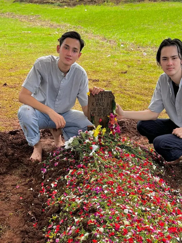 Ibunda Cole dan Clay Gribble Meninggal Dunia, Ini 6 Potret Bintang Dari ...