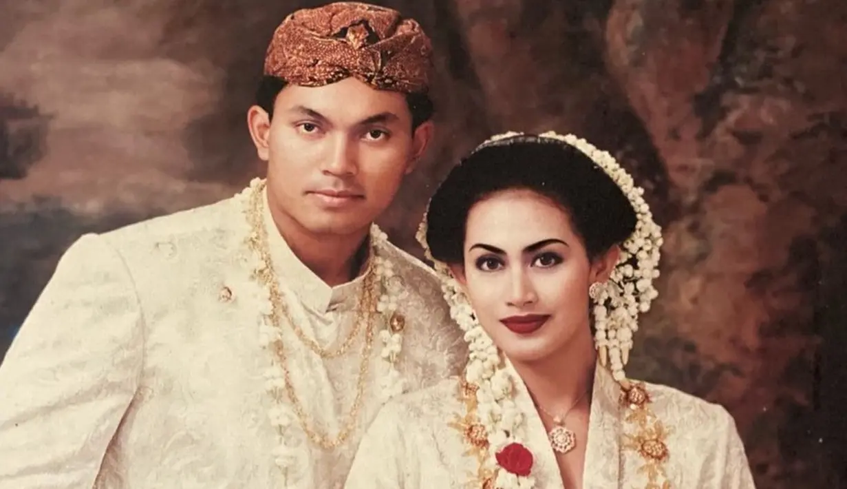 26 Tahun Pernikahan, Ini Potret Lawas Kebersamaan Diah Permatasari dan ...